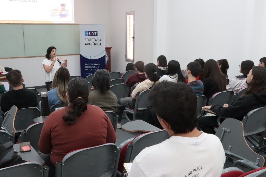 Estudiantes y docentes debaten sobre la implementación del SACAU en la ...