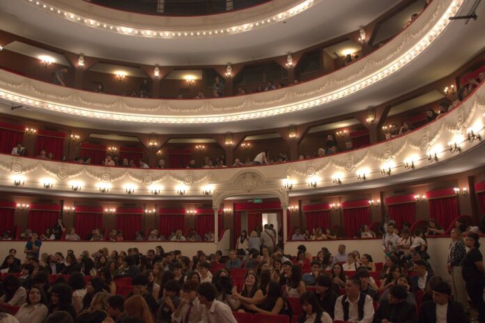 La Escuela de Bellas Artes celebró su acto de colación y reafirmó el ...
